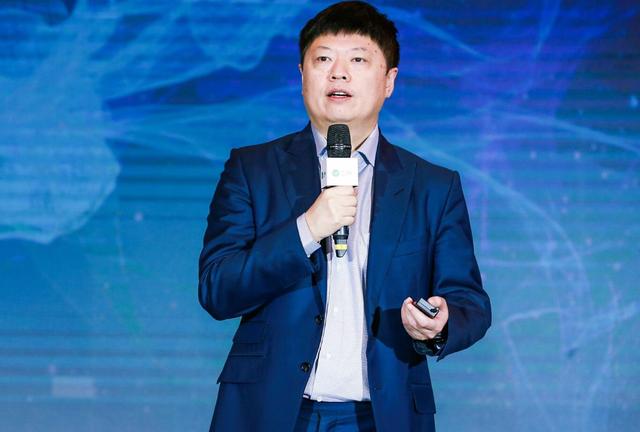 "Business giant" Wang Ran: 51-year-old married 17-year-old wife Tong ...