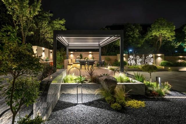 The renovation of the old garden of 400 square meters is a garden ...