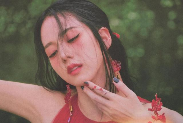 Jin Zhixiu Jisoo's red dress looks so beautiful - iMedia