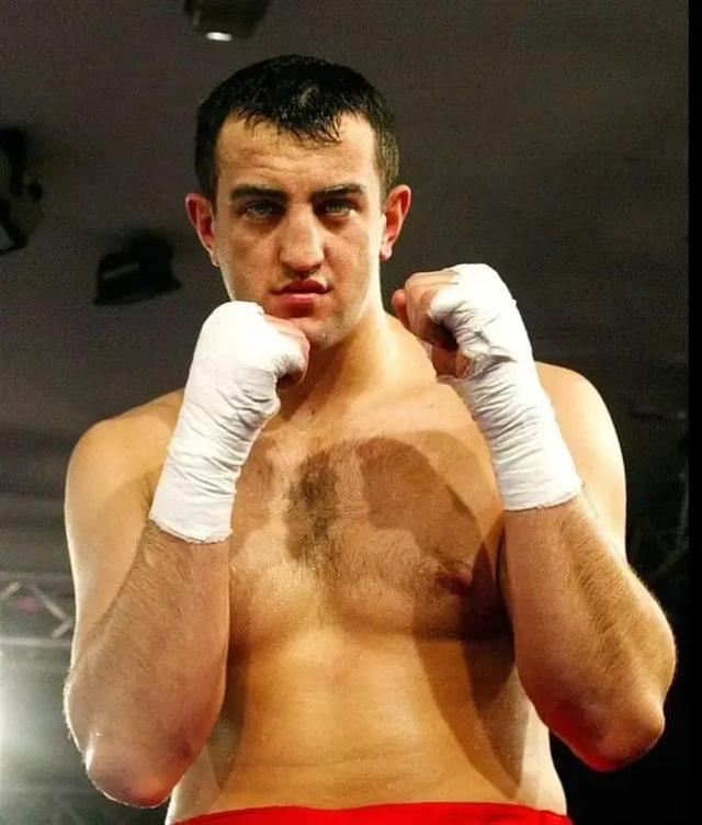 Heavyweight boxer becomes drug lord?Arrested for smuggling $1 billion ...