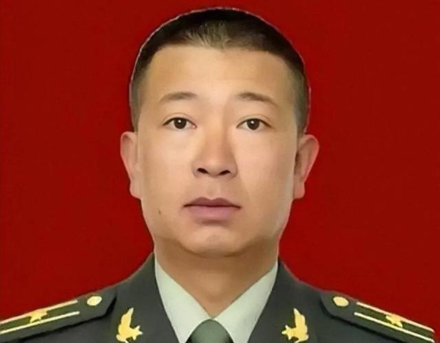 The heroic battalion commander Chen Hongjun was posthumously awarded ...