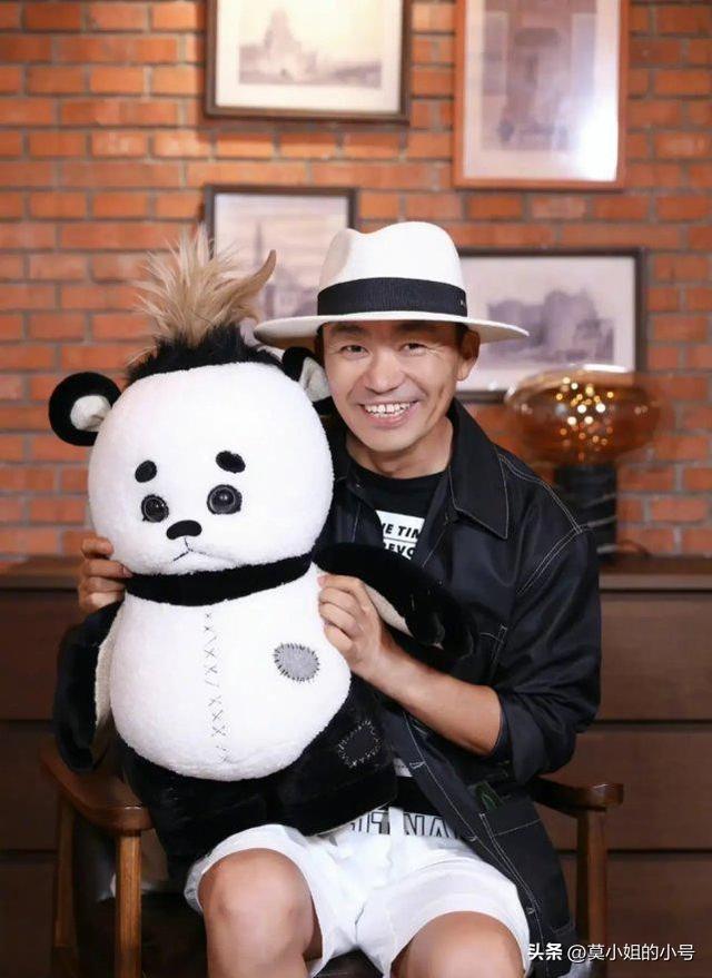 Divorced for 6 years, Ma Rong is suspected of successfully immigrating ...