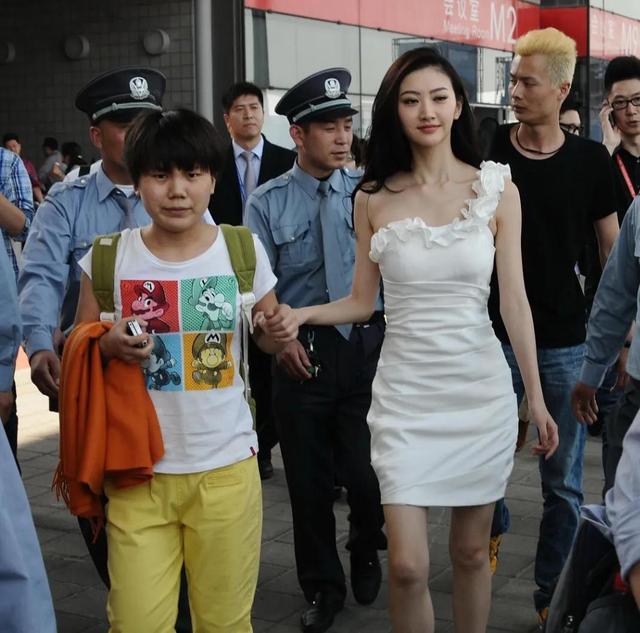 Jing Tian's private photos leaked, if it is true, send him to jail! - iMedia