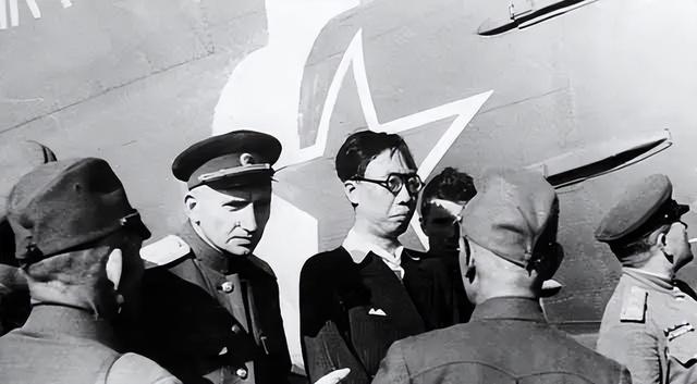 Puyi has no children in his life, but his younger brother has 3 sons ...