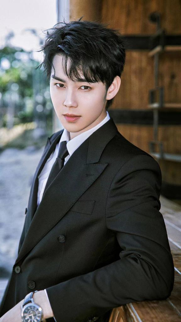 Yu Feifan's eyes kill: how to conquer thousands of fans with eyes? - iMedia