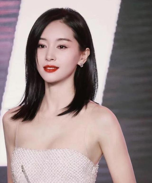 Su Wang: Qu Xiaoxiao's face was shriveled in Wang Ziwen's "Ode to Joy", and she was at least ten ...