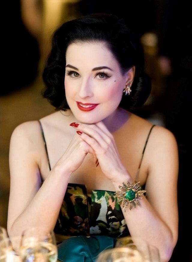 Stripper Dita: Makes men obsessed, women also like her, where is her ...