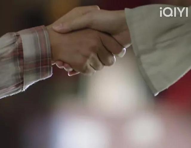 Qiaozhen and Yaping shook hands for the first time, and then Ma Shuan ...