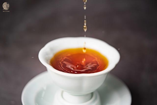 There are so many colors of black tea soup! Is it the redder the color ...