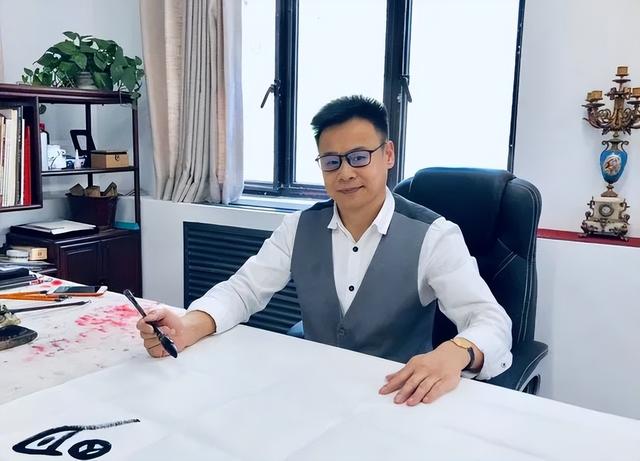 Li Yanjun: Climbing the double peaks of academic art, both a ...