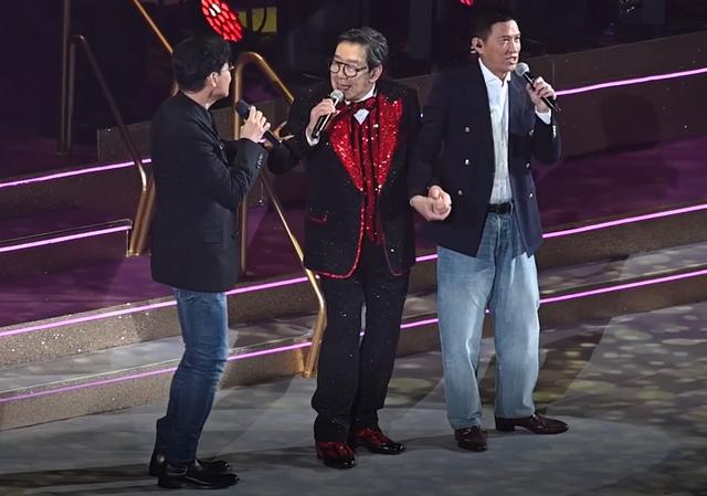 90-year-old brother Xiu held a concert at the Hong Kong Coliseum, his ...