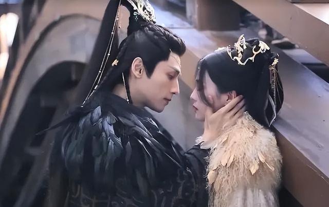 The fairy-tale drama "I only see the gods falling in love" is ...