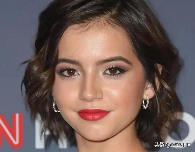 Beautiful and cool Isabella Monet in Transformers The Last Knight - iMedia