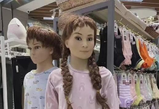 Three Dreams and Romance changed its name to Princess Xiaohe, wearing a ...