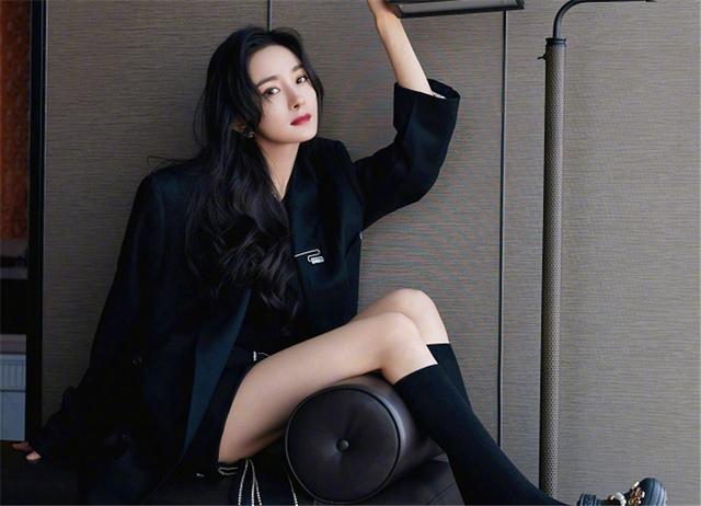 Following Baixing Yang Mi, Chen Yihan also came to the King Charity Competition!"Reflective ...