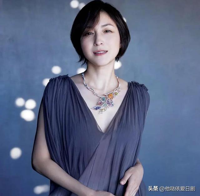The 42-year-old Hirosue Ryoko has been shooting a photo album for 3 ...