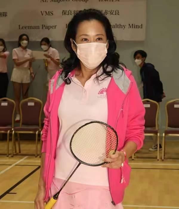 Zhu Lingling is really dissatisfied with her old age. At 64 years old ...