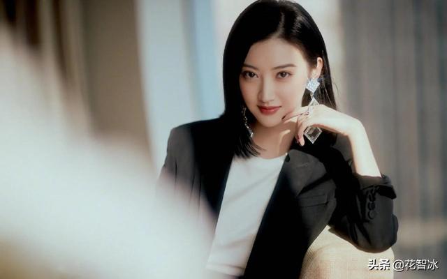 Leng Yan style actress Jing Tian flaming red lips domineering president ...