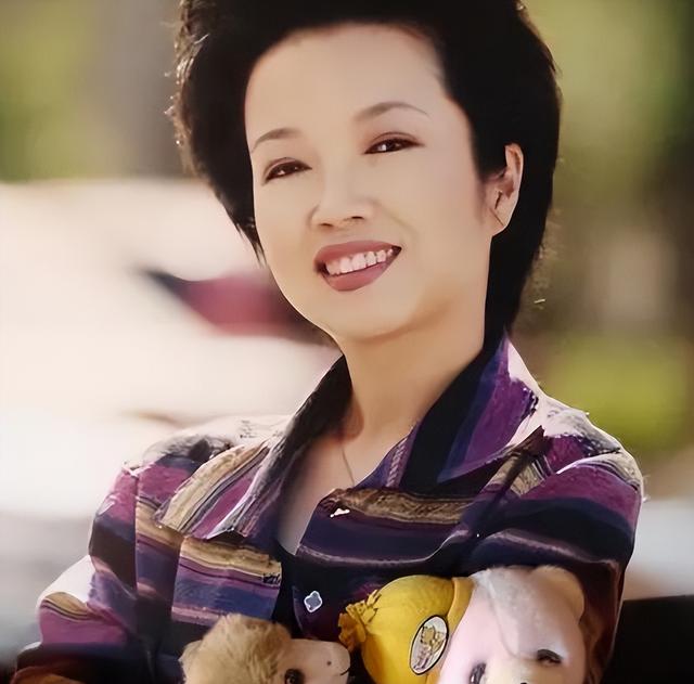 CCTV host Huang Wei: Taking care of my paralyzed father for 11 years ...