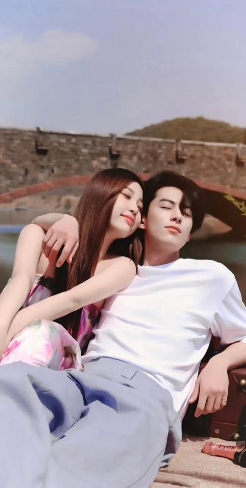 Yu Shuxin kissed Wang Hedi for his birthday, and the sweet interaction ...