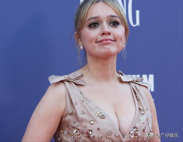 Actress Amy Lou-Wood is adorable in a sequined suspender dress at a movie event - iMedia