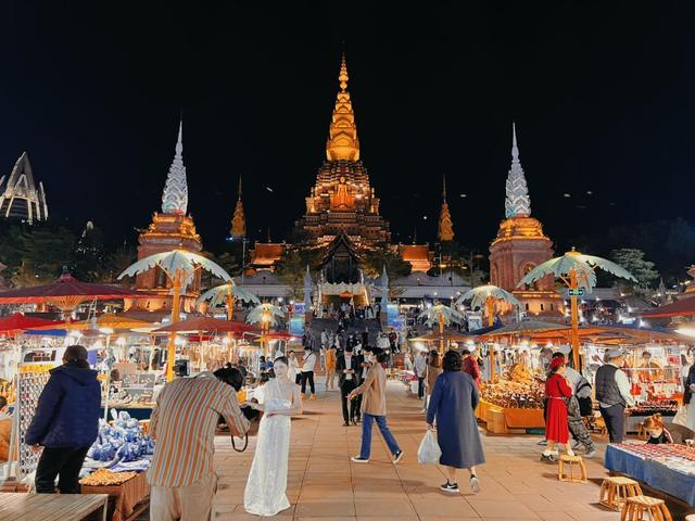 Xishuangbanna Starlight Night Market takes you into another time and ...