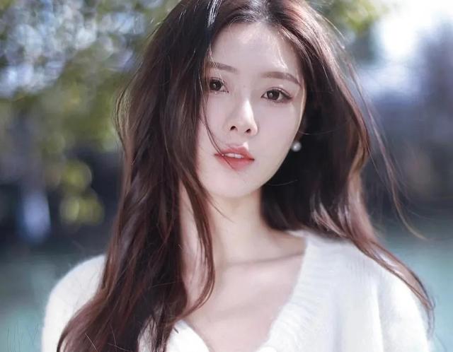 On the day of Lin Ruiyang's official announcement with me, his female ...