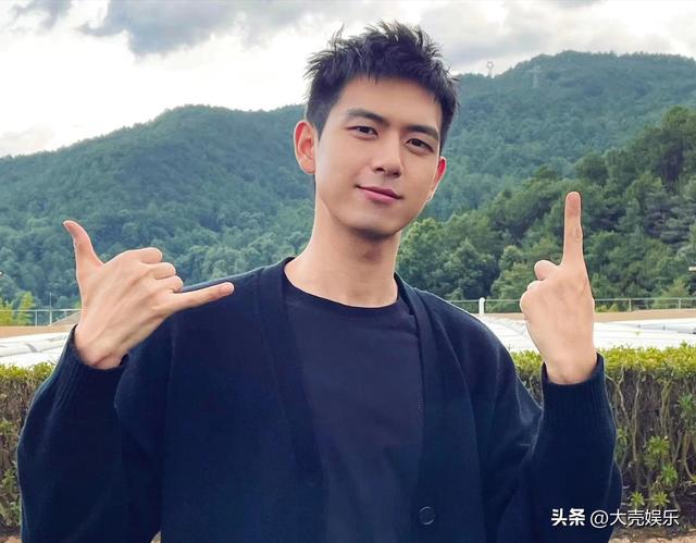 Li Xian's 31st birthday, Yang Zi reposted the Weibo three years ago to ...