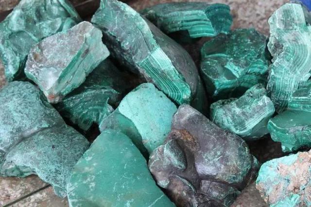 How to identify true and false malachite? - iMedia