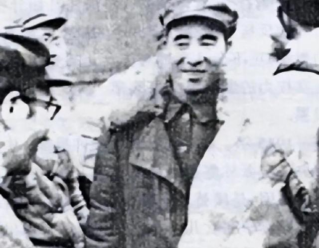 In 1950, Ye Jianying planned to transfer the driver of the 44th Army to ...
