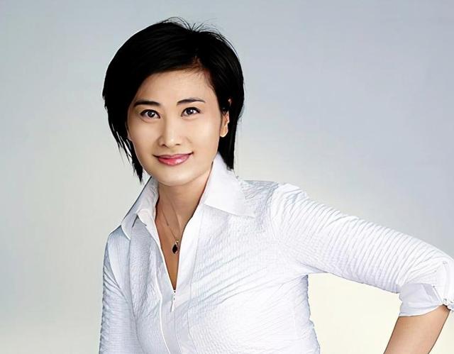 Host Wu Xiaoli: Married to a husband who is 25 years older, and was proposed three times before ...
