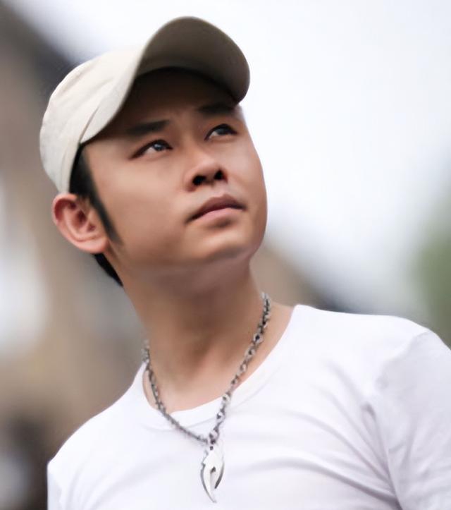 The smash hit singer Dao Lang, who was abandoned by his ex-wife, now ...