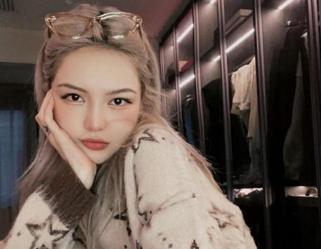 Zhou Yangqing and Duan Xingxing hugged and kissed by the riverside, and the real relationship ...