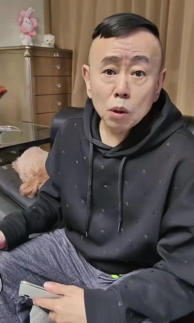 65-year-old Pan Changjiang dances the Internet celebrity Dai dance, with exaggerated movements ...