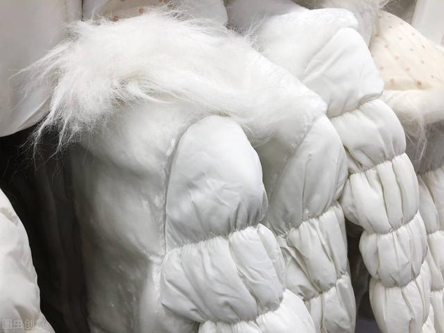 Yibang small knowledge: why the down jacket turns yellow after washing ...
