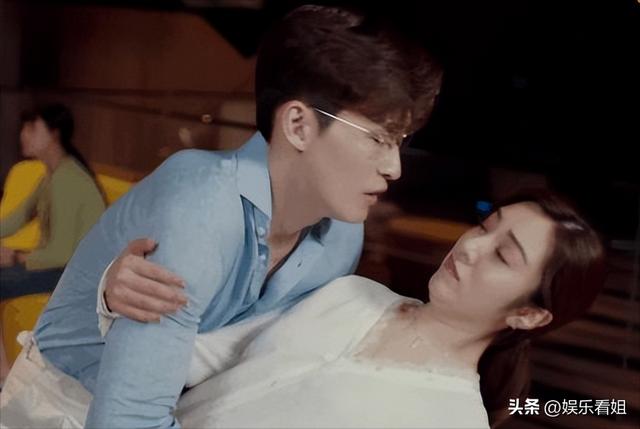 Zhang Han pulled Wang Xiaochen's underwear belt in the new drama, and the woman was frightened ...