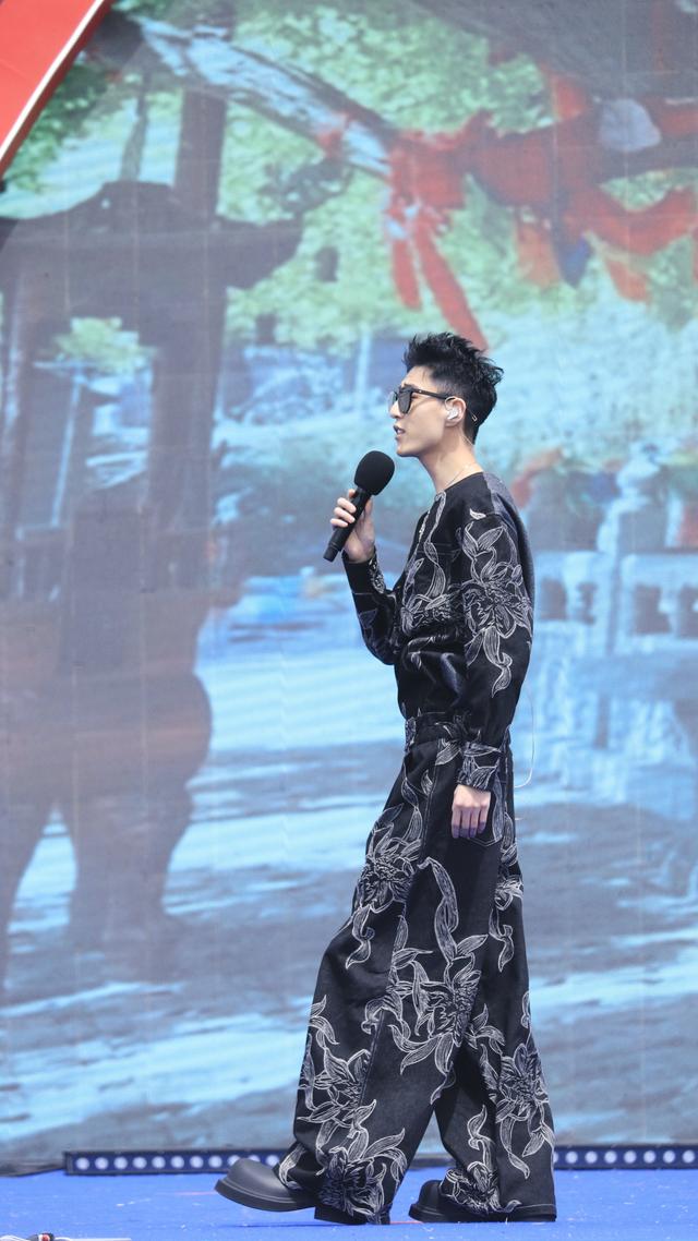 Principal Zhang Chi brings "Take You on a Travel" "sequel" "Traveling ...