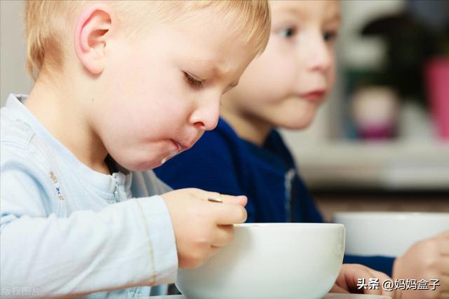 There may be these five reasons why the baby eats and grumbles - iMedia