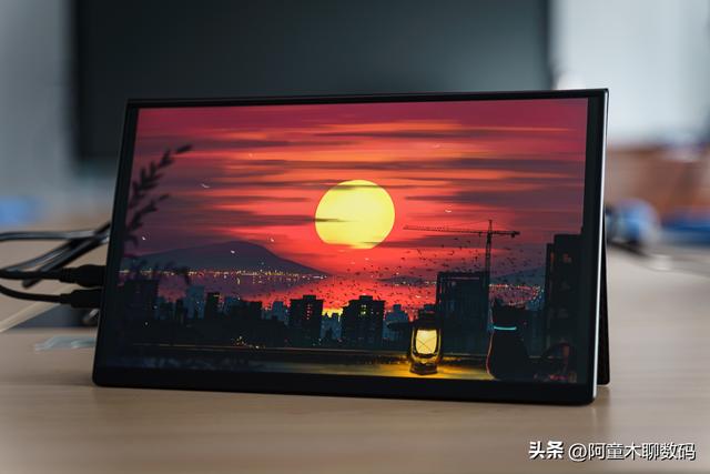 A good screen that is thin, light and practical - six-dimensional shark ...