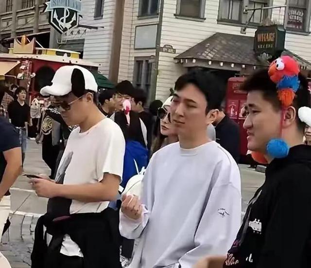 Wang Sicong appeared in Japan and was reported to have dinner with ...