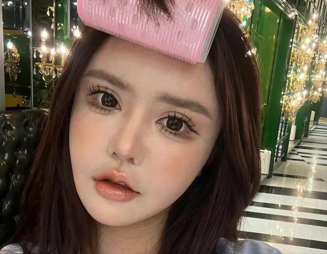 23-year-old Internet celebrity Han Anran announced his divorce three ...