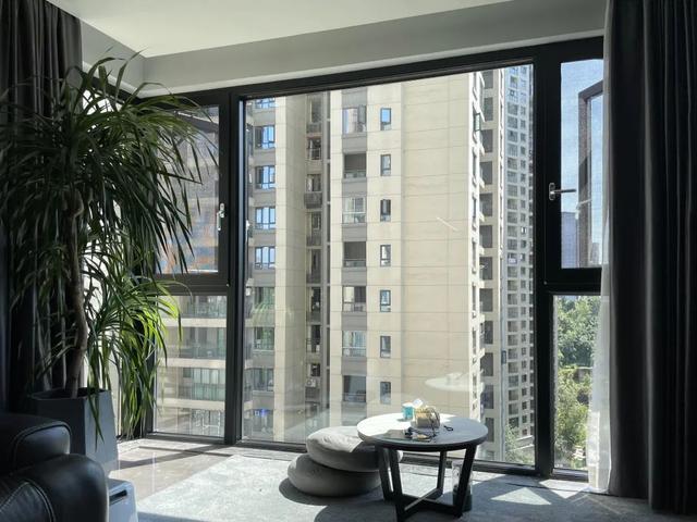 Are the doors and windows divided into north and south? Choose this way ...