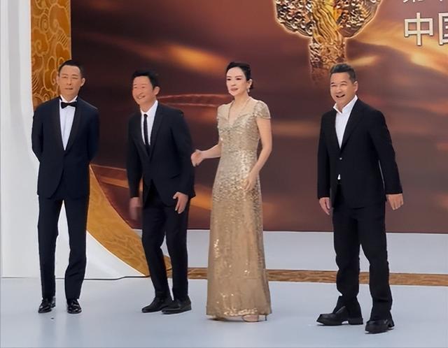 Zhang Ziyi appeared on the red carpet of Huabiao Awards, Wu Jing ...