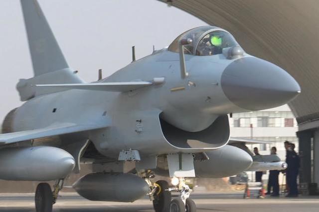 The Pakistani J-10 has just arrived, and another country wants to buy a ...