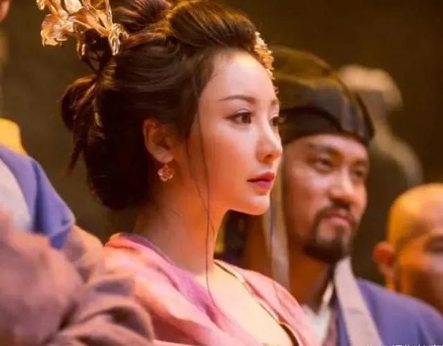 Shangguan Wan'er is so romantic, Wu Zetian has to stand aside, not only ...