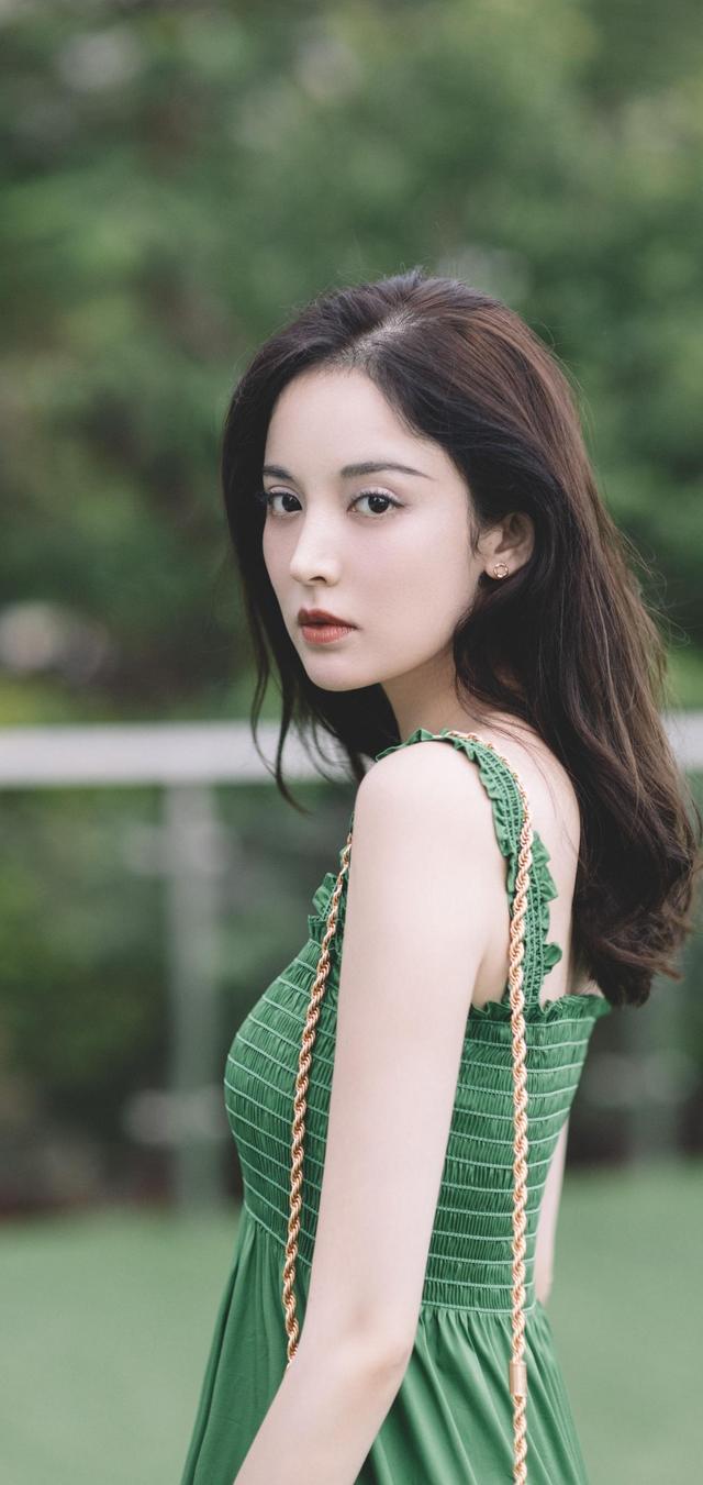 Gulinaza, who was born in 1992, now has a light and familiar beauty ...