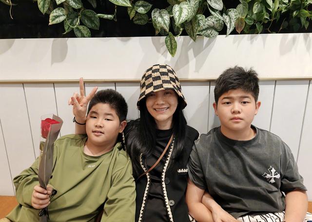 Sha Yi's 520 photos show his wife and children, Anji and Xiaoyuer's ...