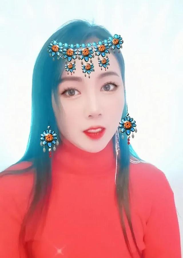 What does it mean that singer Yang Yulian suddenly sang the song "Dust ...