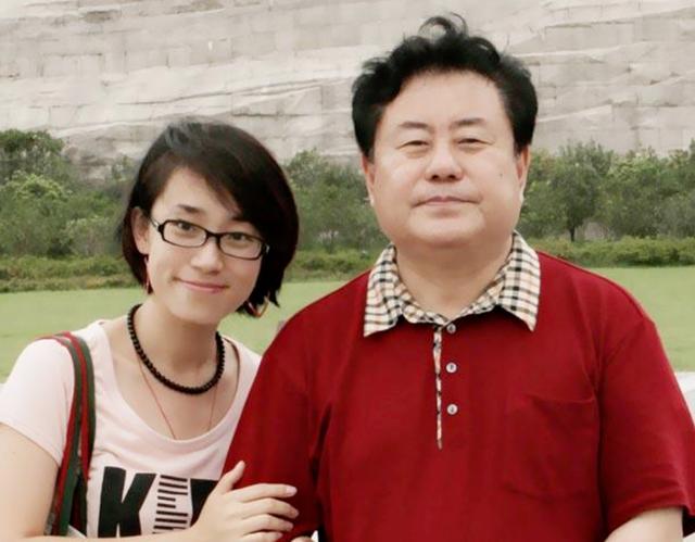 Xu Peidong: Borrowing the wife of a comrade-in-arms to obtain a certificate, married for 42 ...