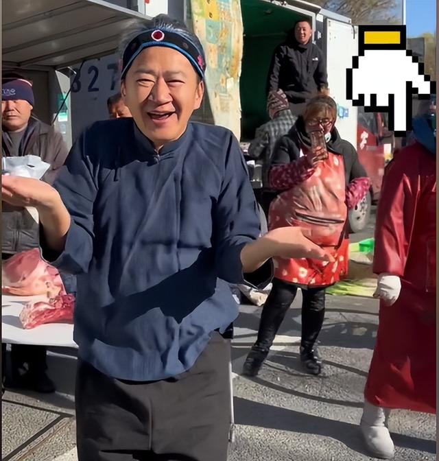 Actor Li Jiaming pretends to be an old lady, dances in the market and ...